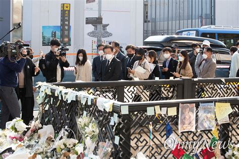 이태원 참사 희생자 유가족 위로하는 이재명 대표 오마이뉴스
