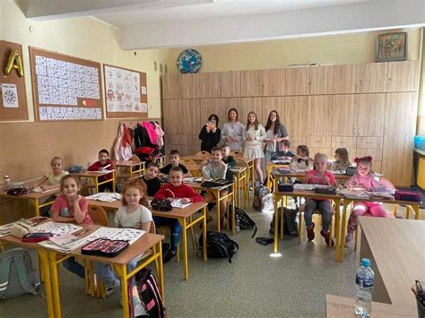Światowy Dzień Uśmiechu Szkoła Podstawowa Integracyjna im Powstańców