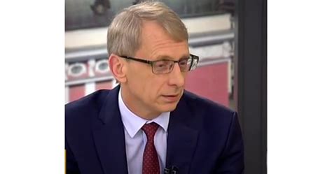 Проф Денков Ще има увеличение на учителските заплати със задна дата