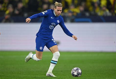 Мудрик феєрить на тренуванні Челсі Isport Ua