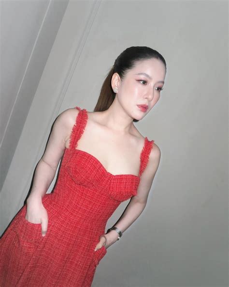 คุณได๋ ไดอาน่า ชุดแดง 5 รูป