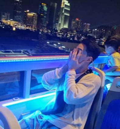 한정민 두 눈 질끈 감고혹시 눈물 흘리는 건 아닌지 텐아시아