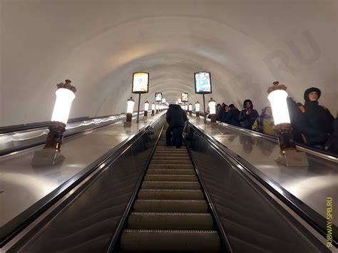 Площадь Восстания на Московский вокзал Питерское метро
