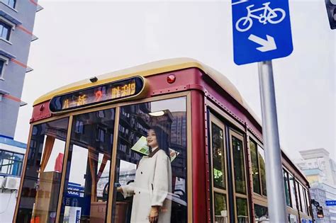 首条红色旅游专线开通 格力钛铛铛车探寻南昌历史印记格力电器sz000651 1月25日，江西南昌首条铛铛车红色旅 雪球