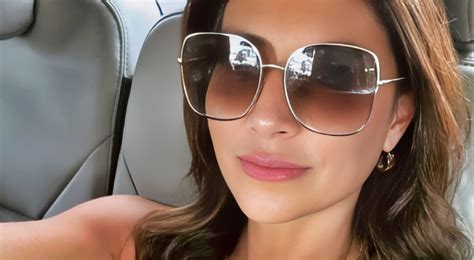 Photo Nfl Reporter Jenny Dell Drops Perfect Swimsuit Photo And
