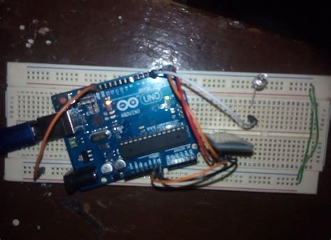 Elecdigital Encender 1 Led Utilizando Codigo Arduino Y
