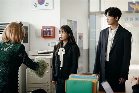 Strong Woman Do Bong Soon Stars Park Hyung Sik And Park Bo Young