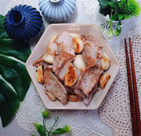 돼지앞다리살구이 돼지앞다리살요리 통마늘구이