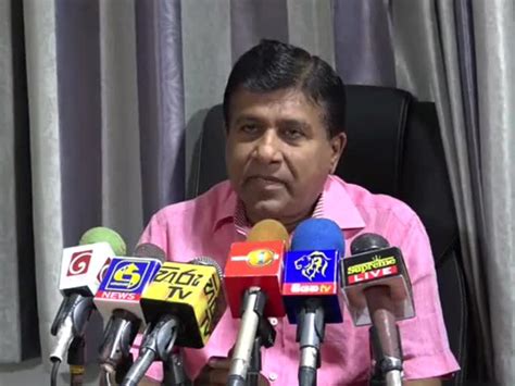 මේ රටේ ආණ්ඩු පිළිගැනීමක් දෙන්නේ හොරුන්ට සහ දුෂිතයින්ට උදාරණයක් තමයි
