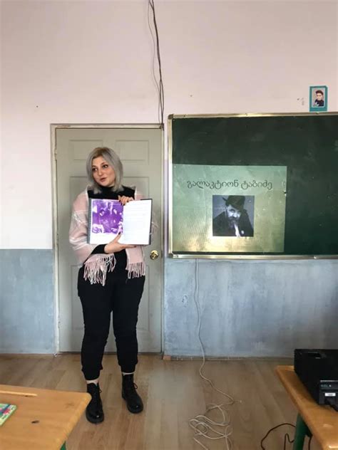 წმინდა ბარბარეს სახელობის სკოლა თურმე იმ ღამეს დაიბადა გალაკტიონის დაბადების დღე მეცხრე