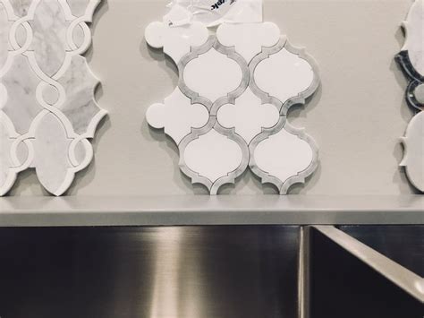 White Thassos And Bianco Carrara Marble Waterjet Mosaic Tile In