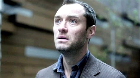 A Forgotten Jude Law Thriller Is Killing On Netflix Giant Freakin Robot