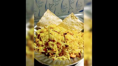 ভাত বেঁচে গেলে কী করবো 🥰 ফেলে দিতে তো পারি না তাই ভেঁজেই খাই। সবাই