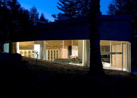 House In Japan Adapted To Suit A Difficult Woodland Site
