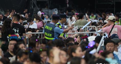 雨天来沈看演唱会安心又暖心沈阳市奥体中心新浪新闻