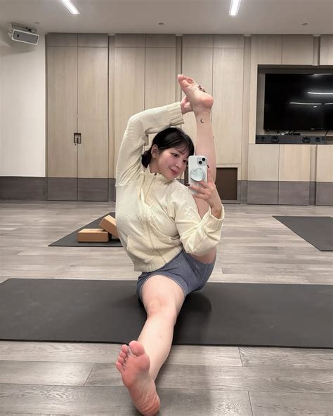 ㅇㅎ 기묘한 자세 보여주는 요가 인스타 유머움짤이슈 에펨코리아