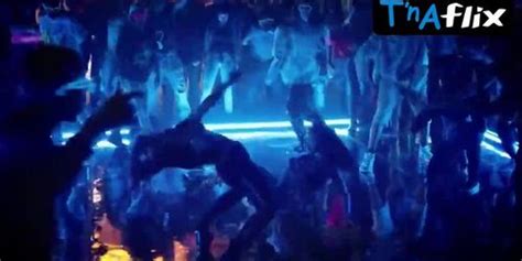 Teyana Taylor Sexy Scene In Honey Rise Up And Dance