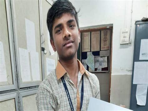 ५०० व्हिडीओ लाखो सबस्क्रायबर्स Bmc चा विद्यार्थी सिल्व्हर प्ले बटनचा मानकरी Mumbai Marathi