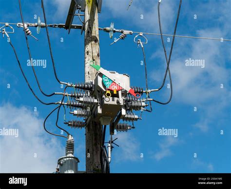 Electricity Distribution 3 Phase High Voltage Circuit Breaker Isolator Switch In On Position