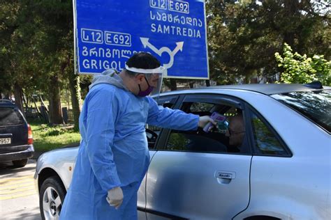 დილიდან თერმოსკრინინგი მიმდინარეობს სოფელ ლესაში ლანჩხუთის მუნიციპალიტეტი