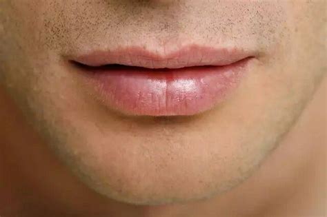 男生厚嘴唇变薄小窍门（自然方法分享） 哔哩哔哩
