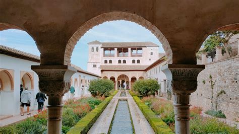 건축 건축 사진 건축의 아름다움 관광 구슬 궁전 그라나다 기둥 돌로 만든 물건 동양 디자인 랜드 마크 사진 랜드마크 르네상스 무가치 한 문화 관광