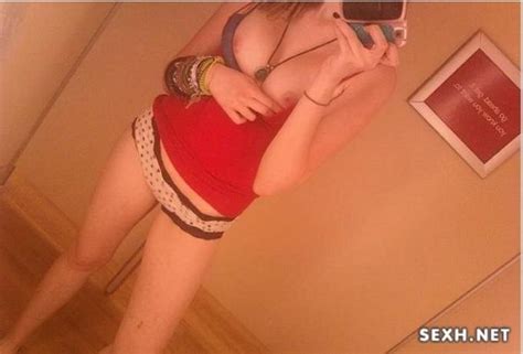 Милашки делают пикантные снимки для пылких поклонников Pic