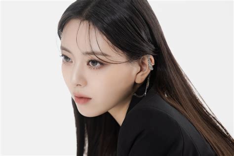 220820 Itzy Twitter Update Checkmate Making Photo Yuna Kpopping