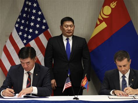 АЙЛЧЛАЛ Монгол Улс АНУ ын тээврийн салбарт хамтран ажиллах санамж бичиг байгууллаа Isee Mn