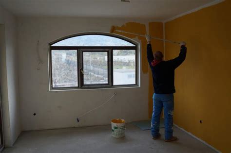 Бояджийски услуги Боядисване на ниски цени Ремонти и строителство