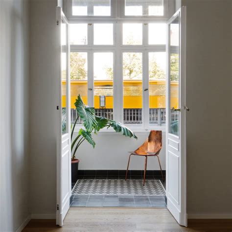 Illegal Sex Shop Converted Into Tiny Japanese Art Gallery By Persimmon