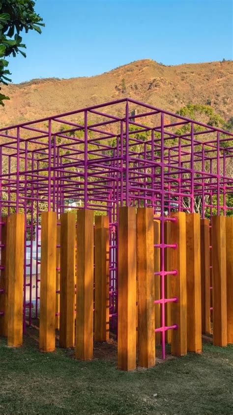 Labyrinth Playground Vazio S A