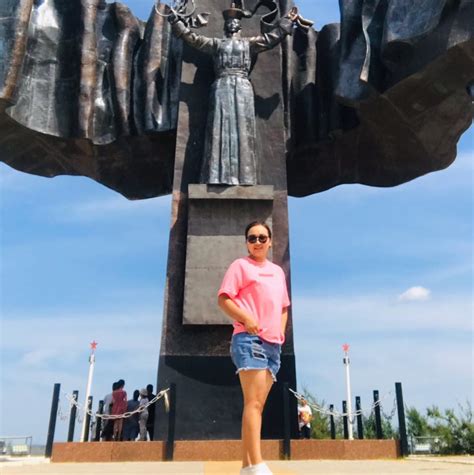 Ц Шинэ долоо хоногийн мэнд Миний бие Ц Отгон Эрдэнэ нь үл хөдлөхийн салбарт ажиллаж байгаа