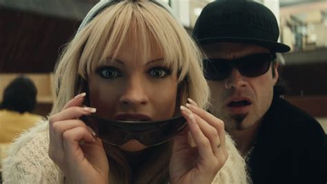 Pam And Tommy Teaser Sebastian Stan And Lily James Transform In Hulus