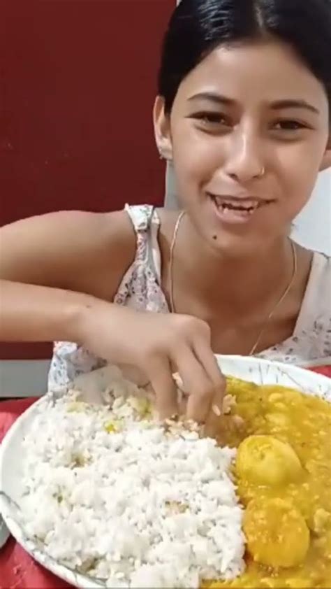 youtu be j1r bf4gx8usi w6ieyewylslsaacd my first mukbang video try 😅 i hope youtube