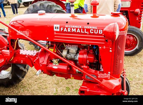Logo De Mccormick Farmall