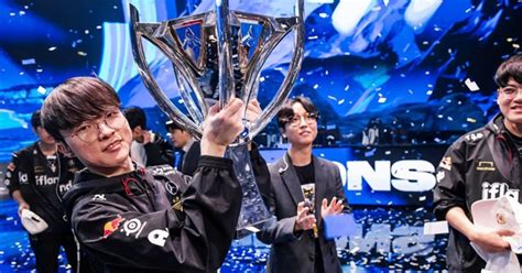 T1 Lpl팀 연파하며 롤드컵 정상…페이커 세계 최초 4회 우승