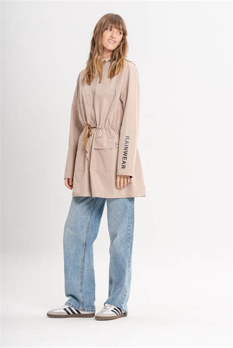 Piloto Brooklyn Reversible Beige Y Negro Liviano E Impermeable