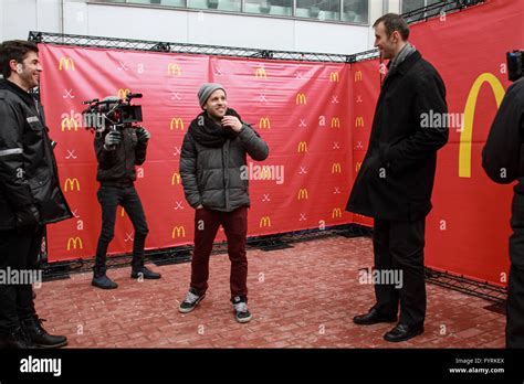 Boston Bruins Captain Zdeno Chara Greets Habs Fans During Mcdonalds Video Shoot In Montreal Que