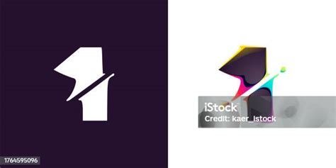 1 로고 사이버 왜곡 색상 이동 효과로 1위 여러 가지 빛깔의 그라데이션 유형 네온 글리치 환상 아이콘입니다 1에 대한 스톡 벡터 아트 및 기타 이미지 Istock