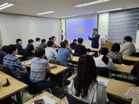 언론인 출신 박선홍 박사 초빙 스카이데일리 특별강연