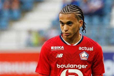 Losc Grosse Tuile Pour Ethan Mbappé Sorti Sur Blessure Face Au Krc Genk