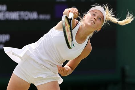 Полина Кудерметова проиграла квалифаеру на старте турнира Wta 1000 в
