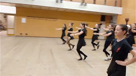Репетиция на Детската танцова школа към Фолклорен Ансамбъл Тракия гр Пловдив Youtube