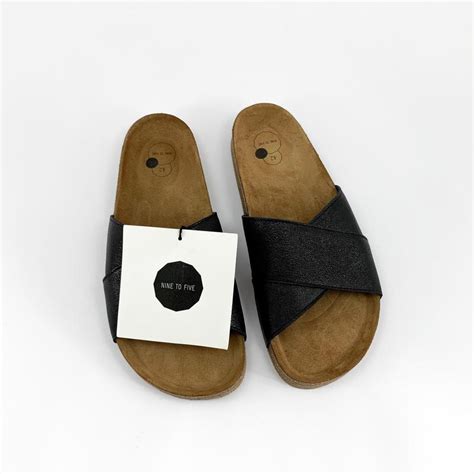 Шльопанці жіночі — ціна 690 грн у каталозі Шльопанці Купити жіночі речі