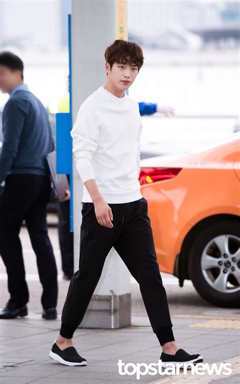 [hd포토] 서강준 이른 아침부터 빛나는 외모 네이트 연예