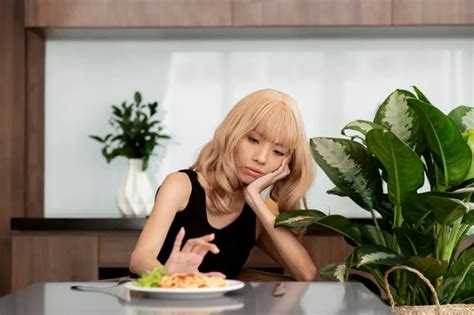 Understanding Eating Disorders Types Causes And Warning Signs Cura4u