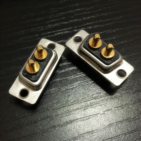 军工镀金d Sub大电流连接器2v2直插焊板公头插座 可铆鱼叉锁螺丝