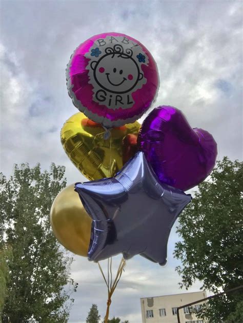 ჰელიუმის ჰელიუმის ბუშტები და დაბადების დღის აქსესუარები