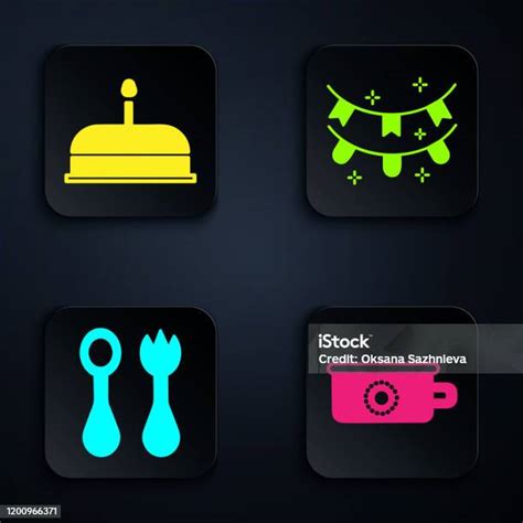 아기 변기 불타는 촛불케이크 포크와 숟가락이달린 아기 칼붙이 깃발이 달린 카니발 화환을 준비하세요 검은 정사각형 버튼 벡터 가정 주방에 대한 스톡 벡터 아트 및 기타 이미지